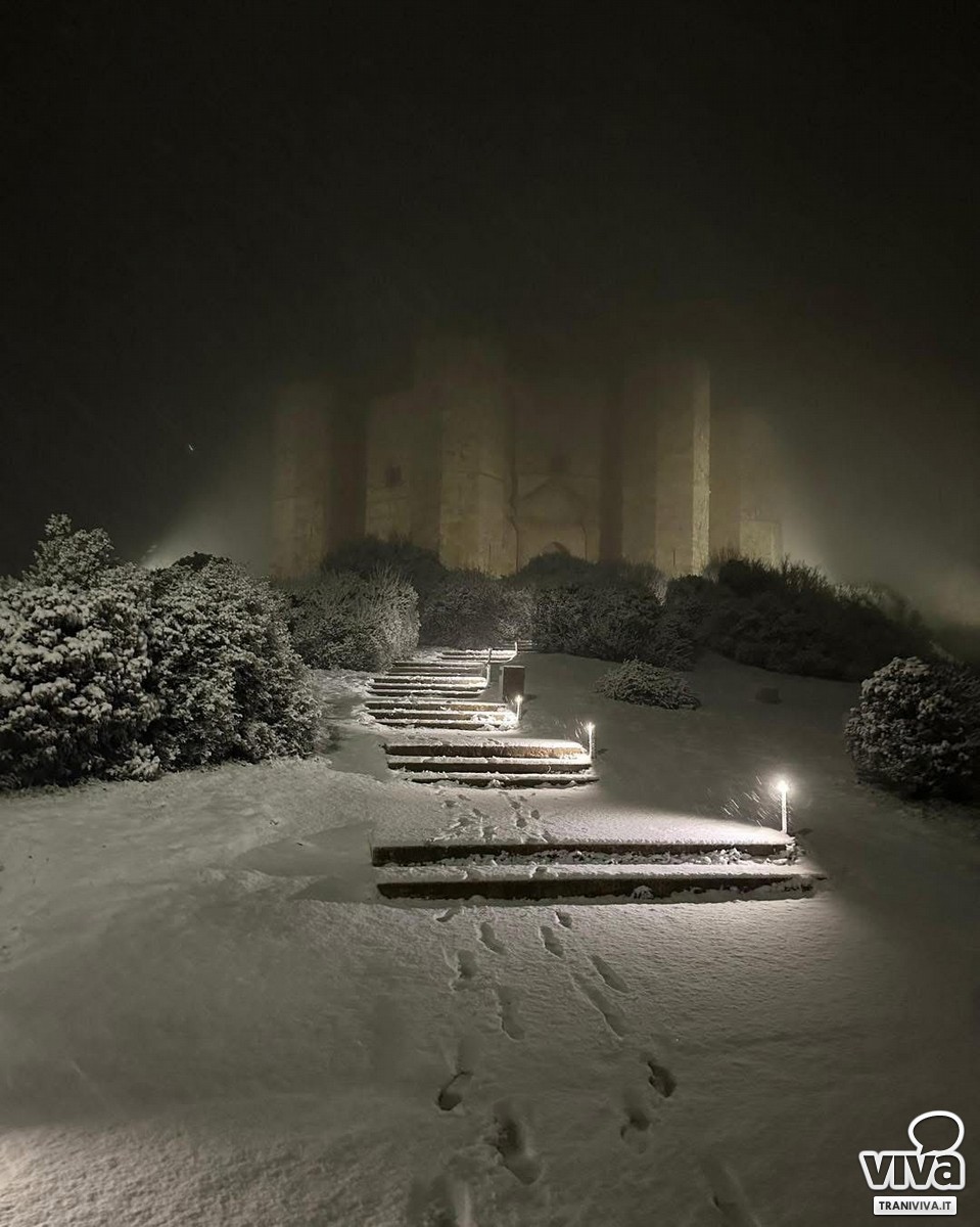 Trani: Arriva la neve nella Bat, Castel del Monte si risveglia imbiancato